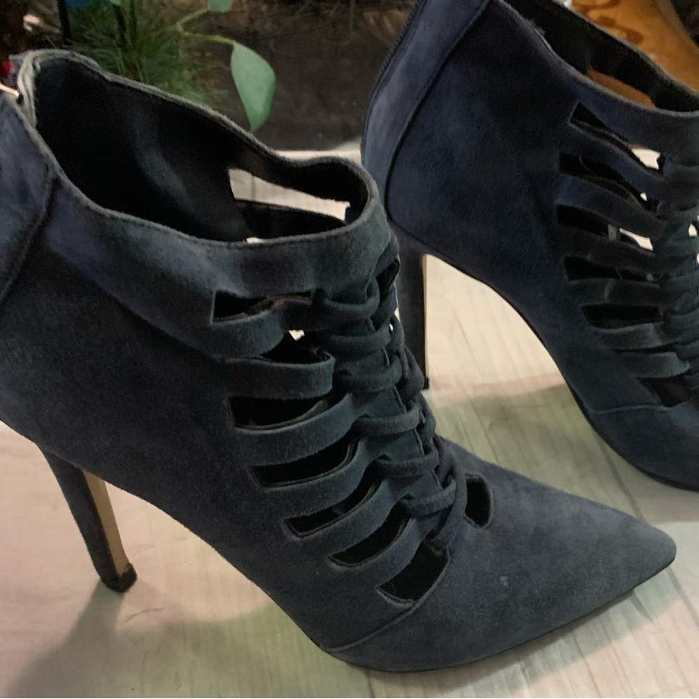 Ivanka Trump Heels - Gem